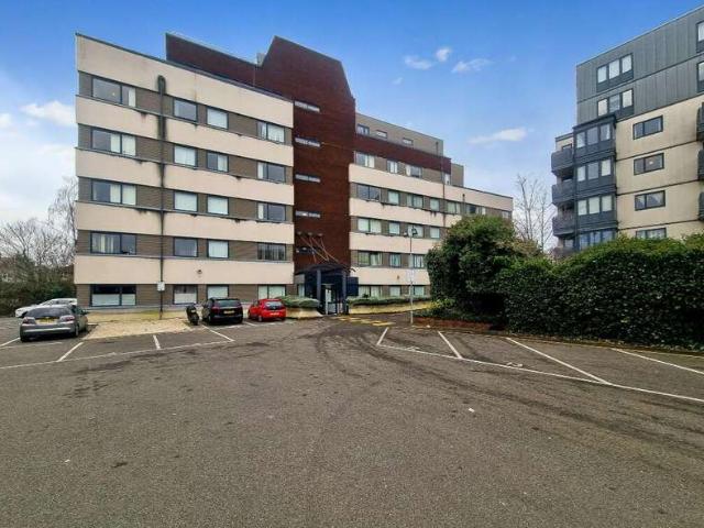 1 Bedroom Studio Flat