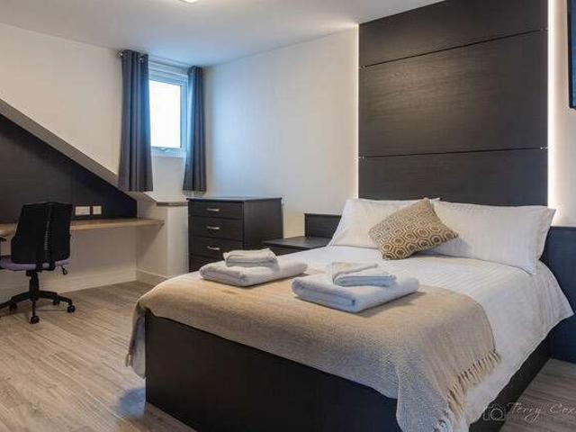 1 Bedroom Studio Flat