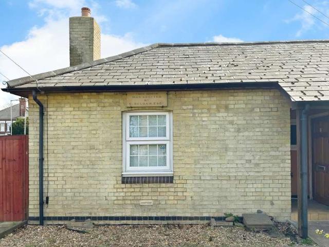 1 Bedroom Studio Flat