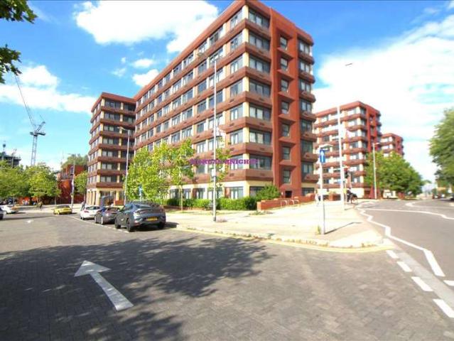 1 Bedroom Studio Flat
