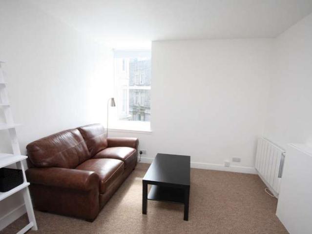 1 Bedroom Studio Flat
