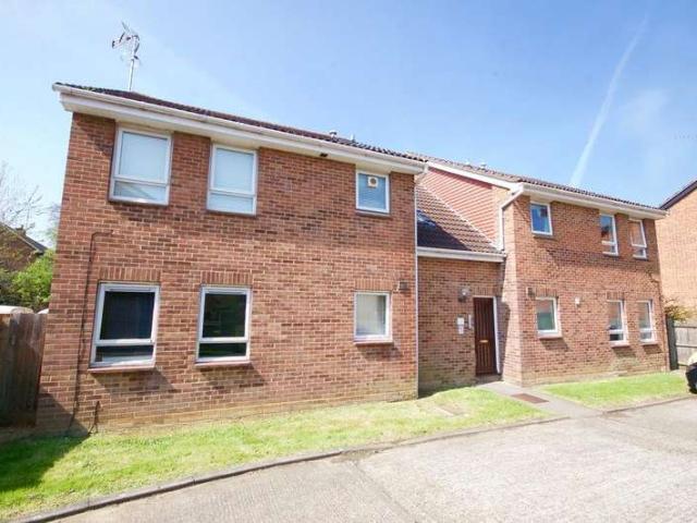 1 Bedroom Studio Flat