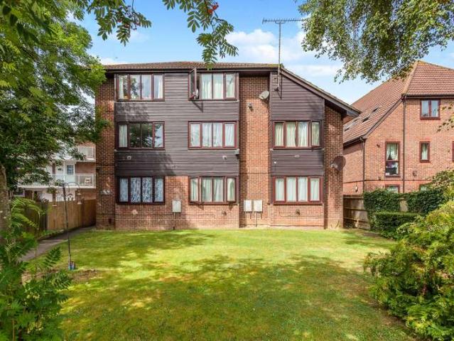 1 Bedroom Studio Flat