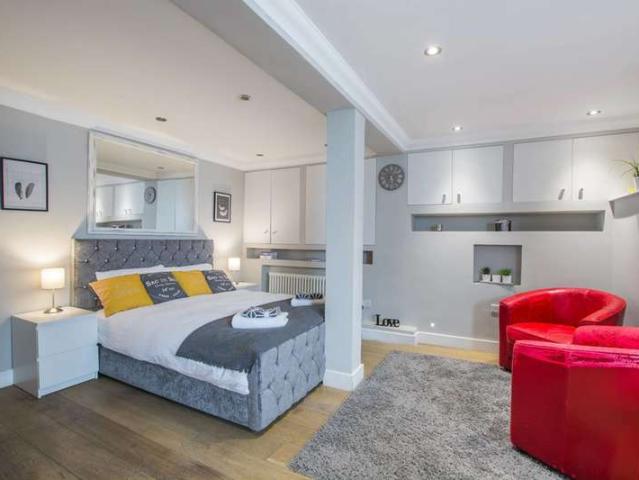 1 Bedroom Studio Flat