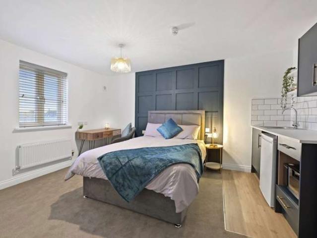 1 Bedroom Studio Flat