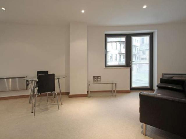 1 Bedroom Studio Flat