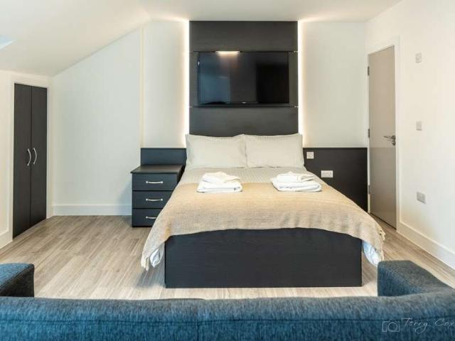 1 Bedroom Studio Flat