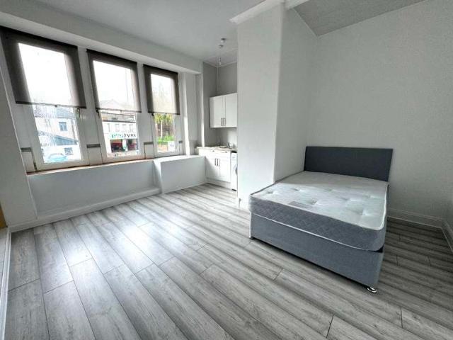 1 Bedroom Studio Flat