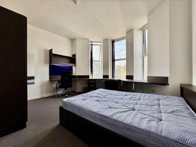 1 Bedroom Studio Flat