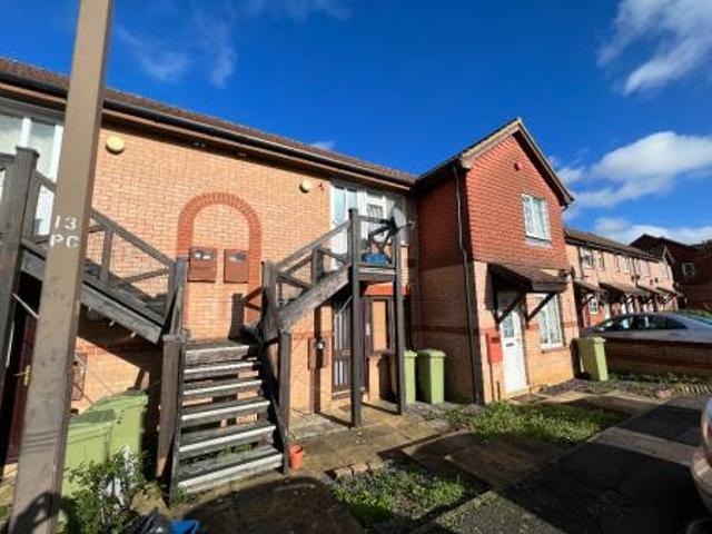 1 bedroom Studio flat To Let