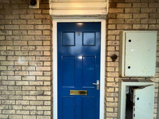 1 bedroom Studio flat To Let