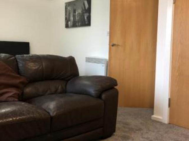 1 bedroom Studio flat To Let