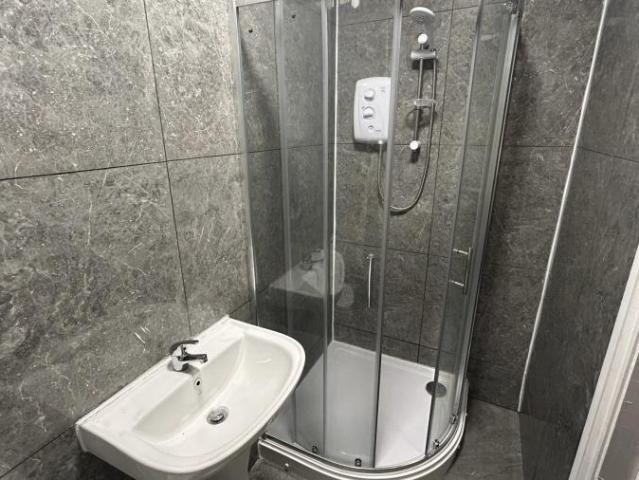 1 bedroom Studio flat To Let