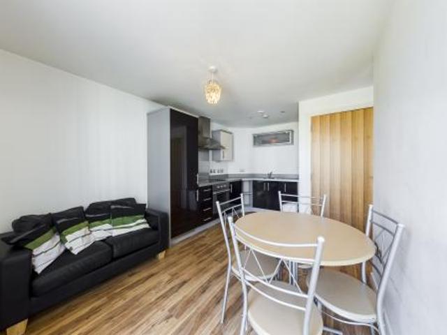 1 bedroom Studio flat To Let