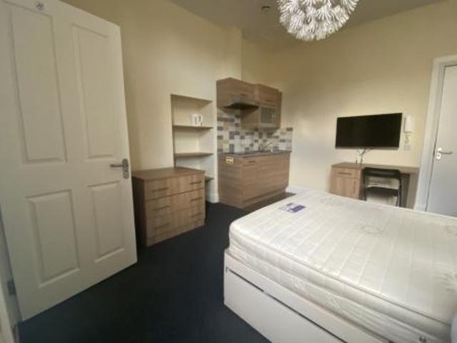 1 bedroom Studio flat To Let
