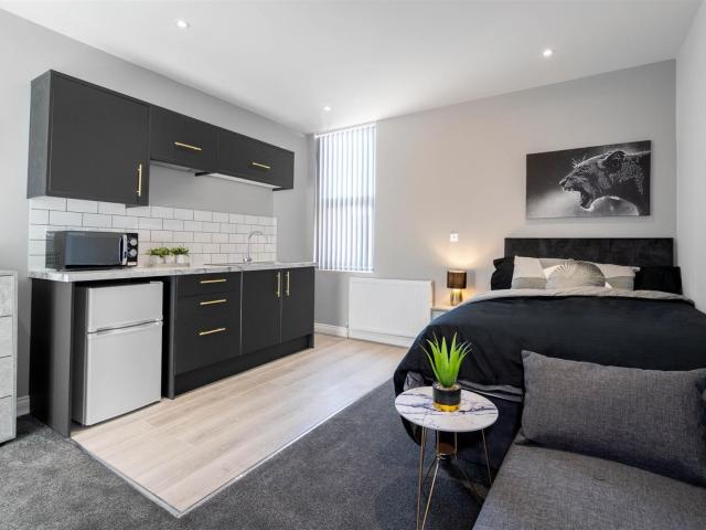 1 bedroom Studio flat to rent