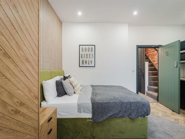 1 bedroom Studio flat to rent