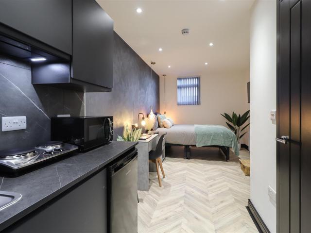 1 bedroom Studio flat to rent