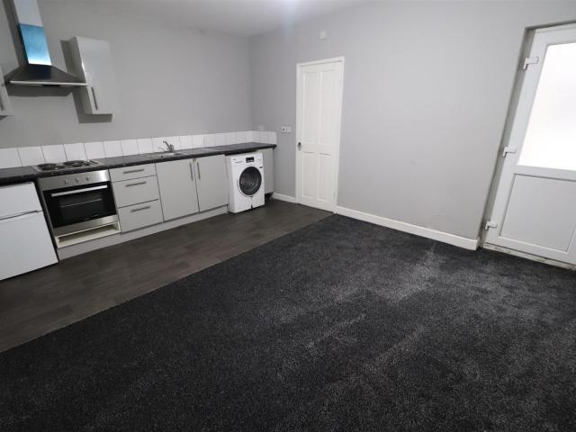 1 bedroom Studio flat to rent
