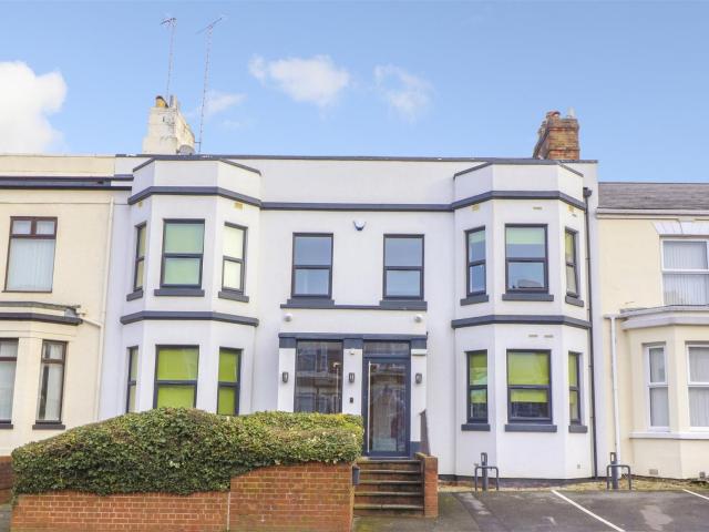 1 bedroom Studio flat to rent