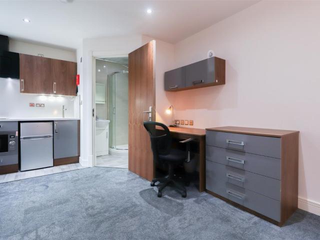 1 bedroom Studio flat to rent