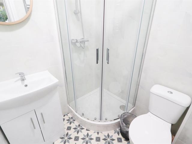 1 bedroom Studio flat to rent