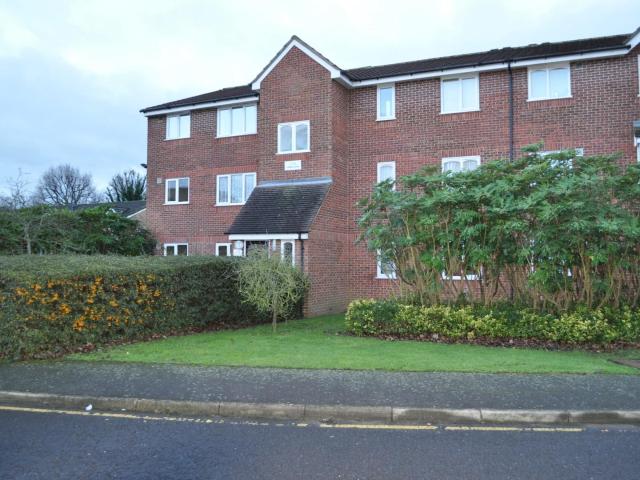 1 Bedroom Studio for rent at Latimer Drive Hornchurch