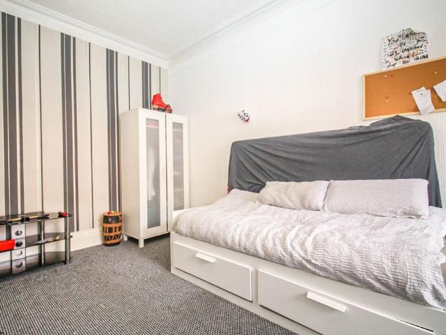 1 bedroom studio sharedaccommodation to rent
