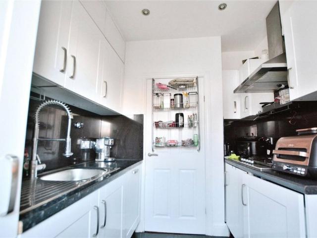 1 bedroom studio to rent