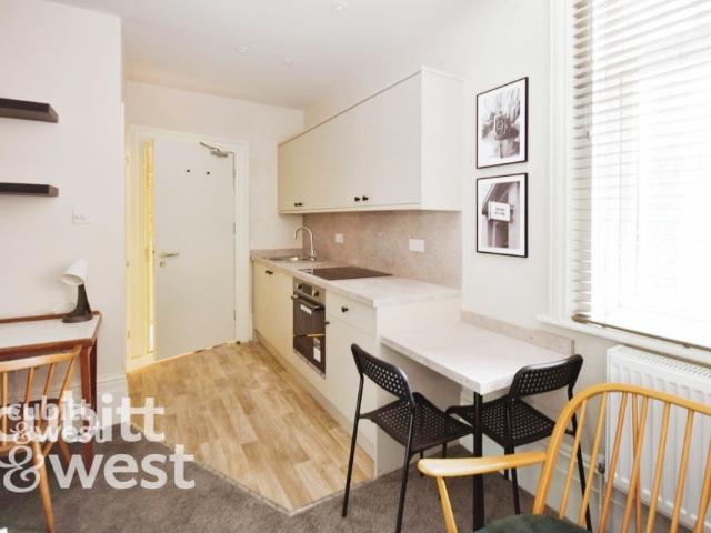 1 bedroom studio to rent