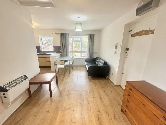 1 bedroom studio to rent