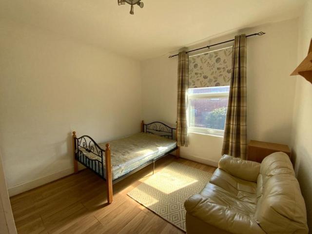 1 bedroom studio to rent