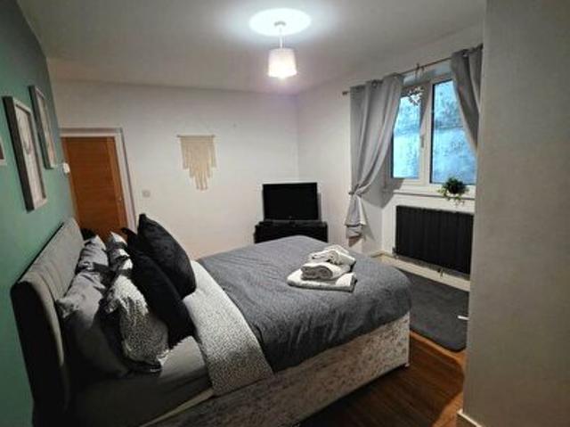1 Bedroom Studio To Rent In Walter Road, Swansea, SA1