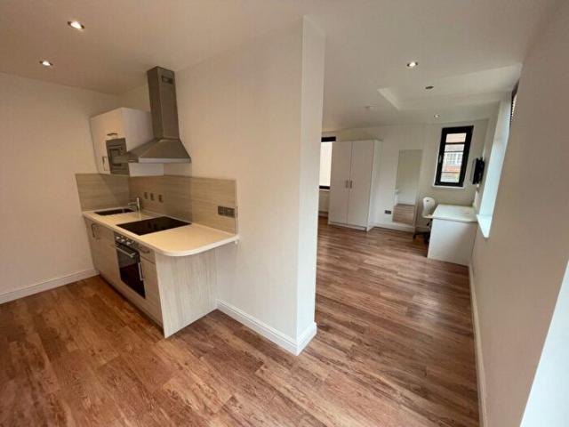 1 Bedroom Studio To Rent In Westcotes Drive, Leicester, LE3