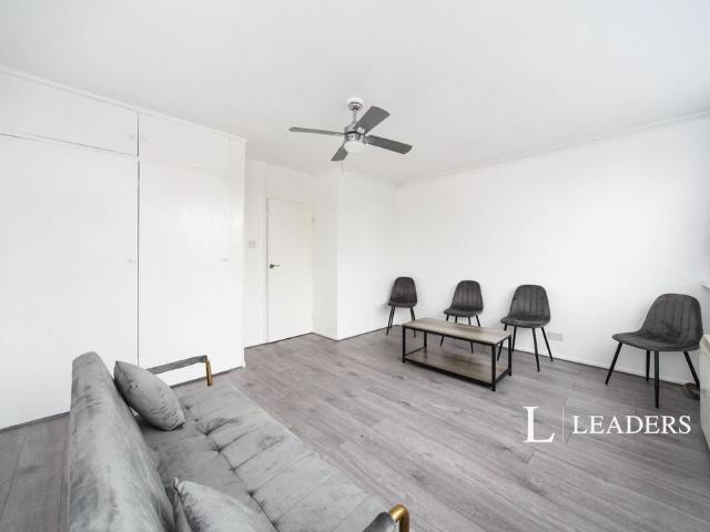 1 bedroom studio to rent Swanston Grange, Dunstable Road, Luton, LU4