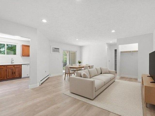1 bedroom, Stoneham MA 02180 103435866