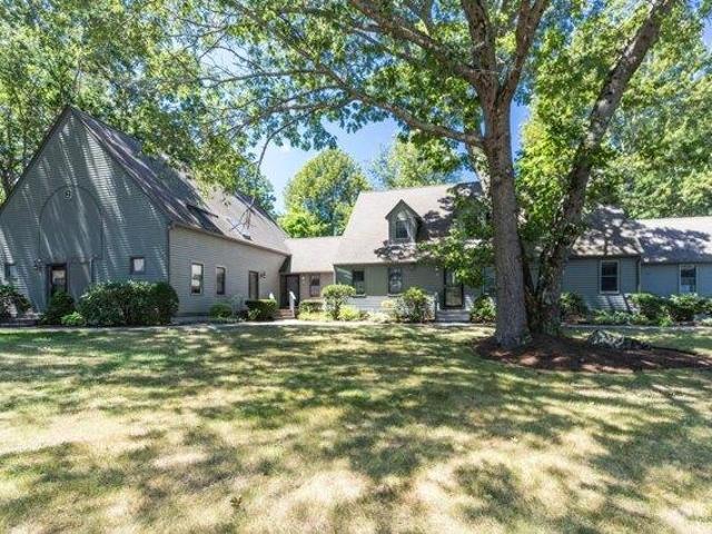 1 bedroom, Stratham NH 03885 LS92837794