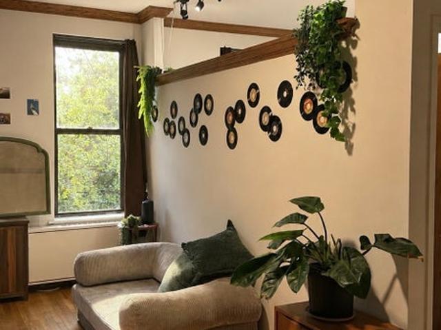 1 bedroom sublease 2 weeks in August
