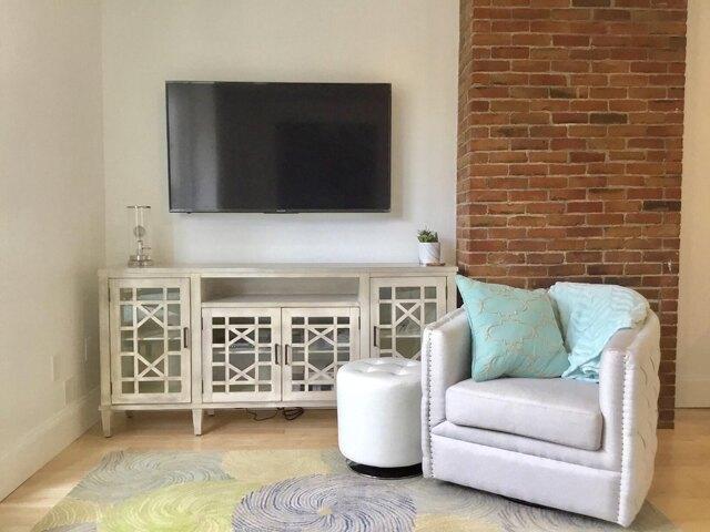 1 bedroom, Portland ME 04102 105108039