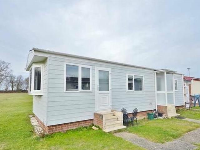 1 bedroom park home for sale in Meadowview Park ClactonOnSea CO16