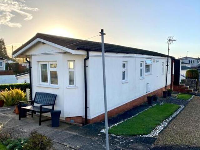 1 Bedroom Park Home For Sale In Bulkington