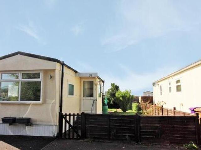 1 Bedroom Park Home For Sale In Graveley, Hitchin