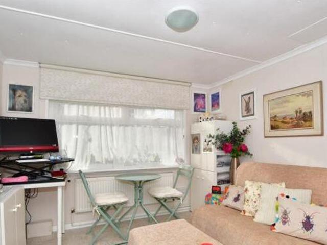 1 Bedroom Park Home For Sale In Greatham, Liss