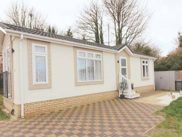 1 bedroom park home for sale in Hillside Park Limekiln Lane Baldock SG7
