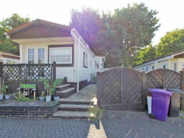 1 Bedroom Park Home For Sale In Limekiln Lane, Baldock