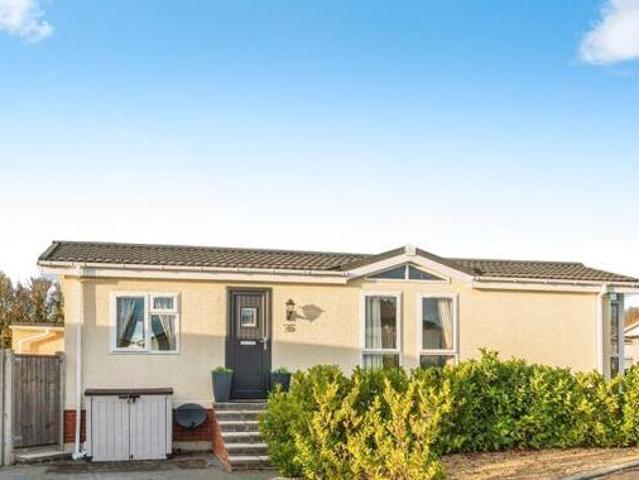 1 Bedroom Park Home For Sale In Sandford on thames