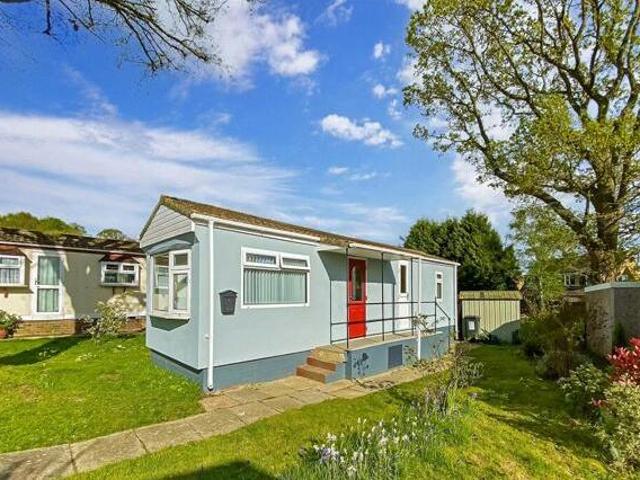 1 Bedroom Park Home For Sale In Towngate Wood Park, Tonbridge