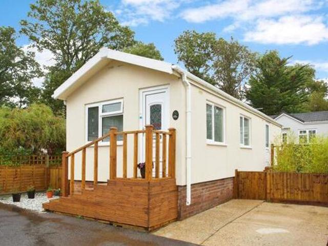 1 Bedroom Park Home For Sale In Winchester, Hampshire