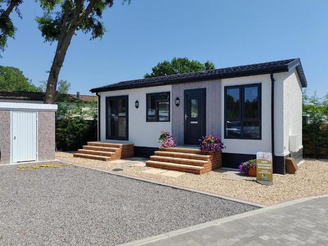 1 bedroom park home for sale