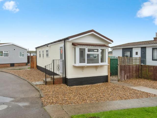 1 bedroom park home for sale